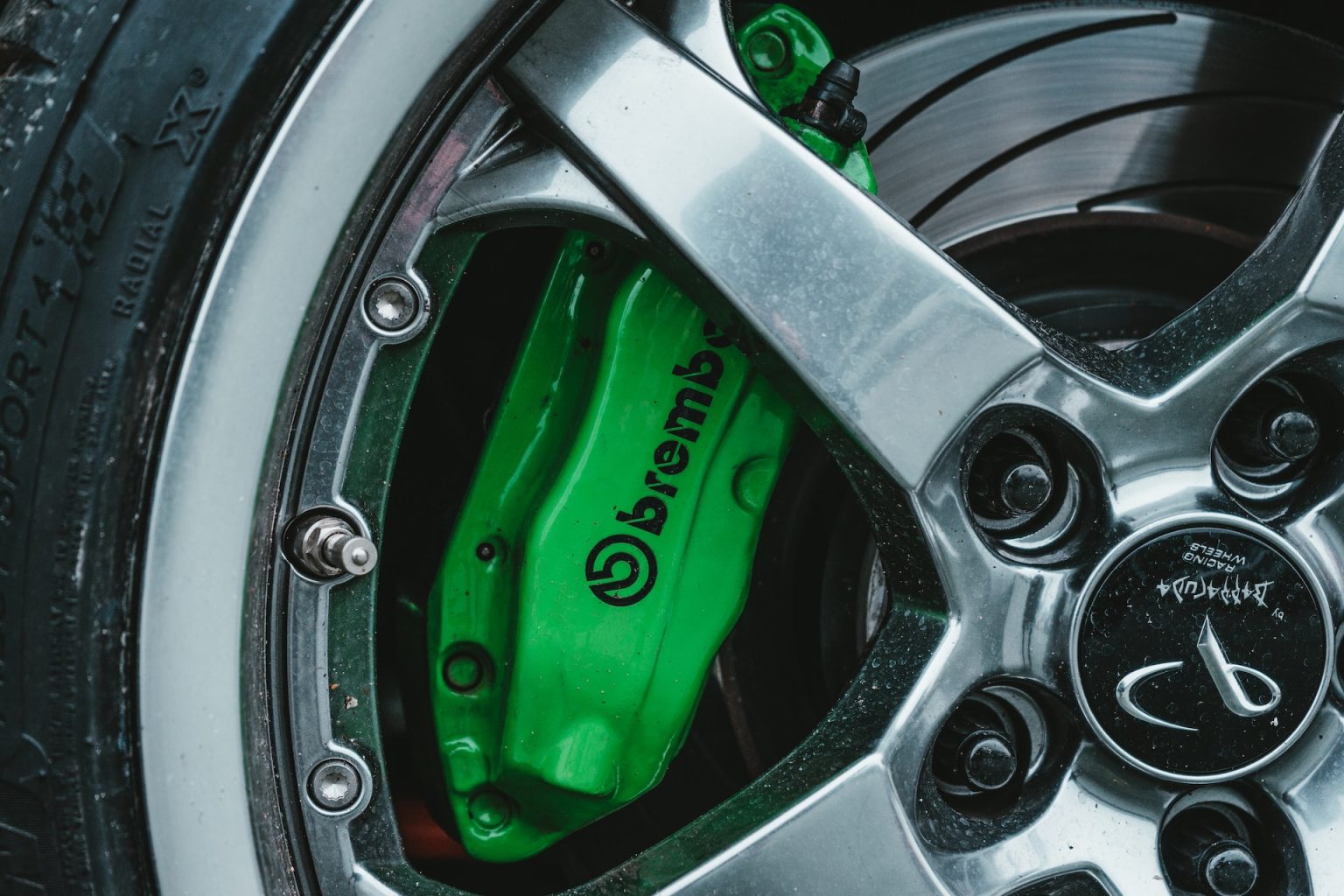 Understanding Brake Pad Thickness: Safety & Replacement Tips